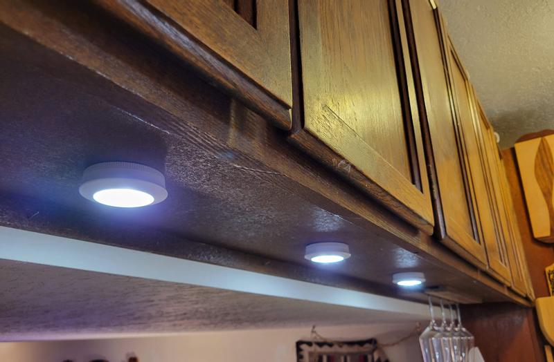 Utilitech 3 -Pack 3-in Battery LED Under Cabinet Puck Light in the ...