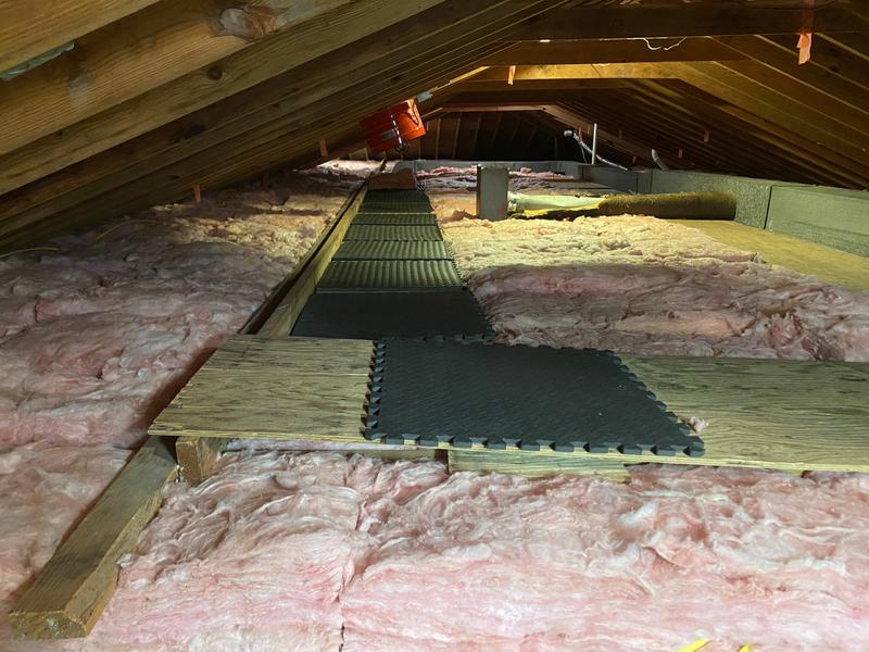 Owens Corning R- 38 Attic Faced Fiberglass Batt Insulation 64-sq ft ...
