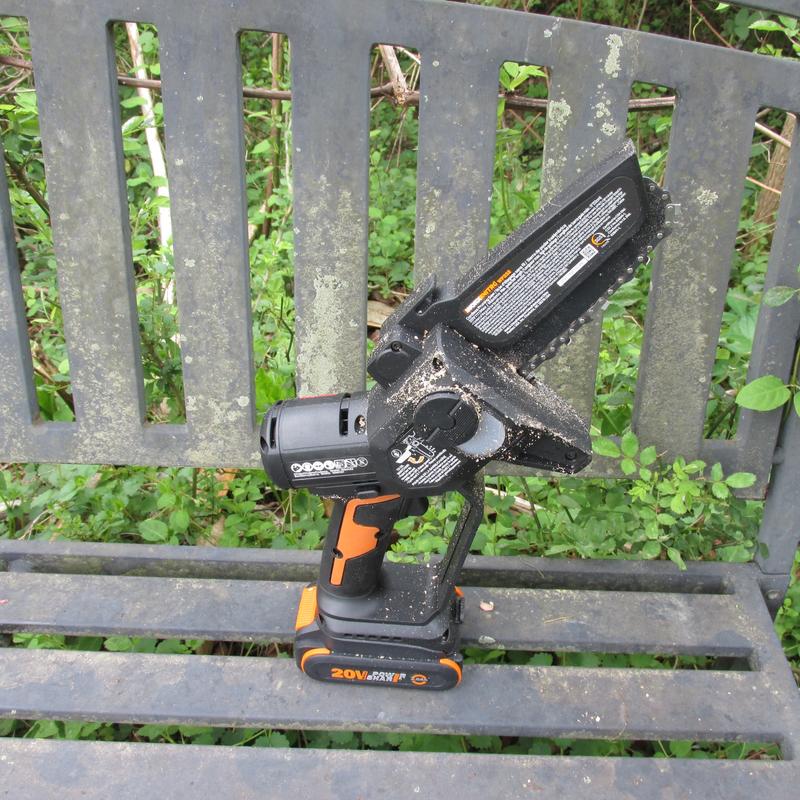 WORX Nitro Power Share 20-volt 5-in Battery 2 Ah Chainsaw (Battery and ...