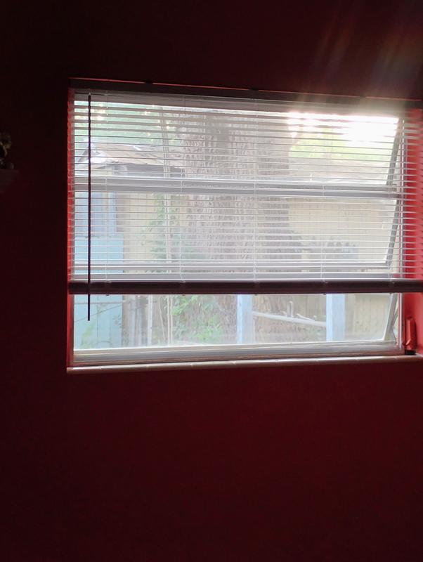 Project Source 1-in Slat Width 70-in x 48-in Cordless White Vinyl Light ...