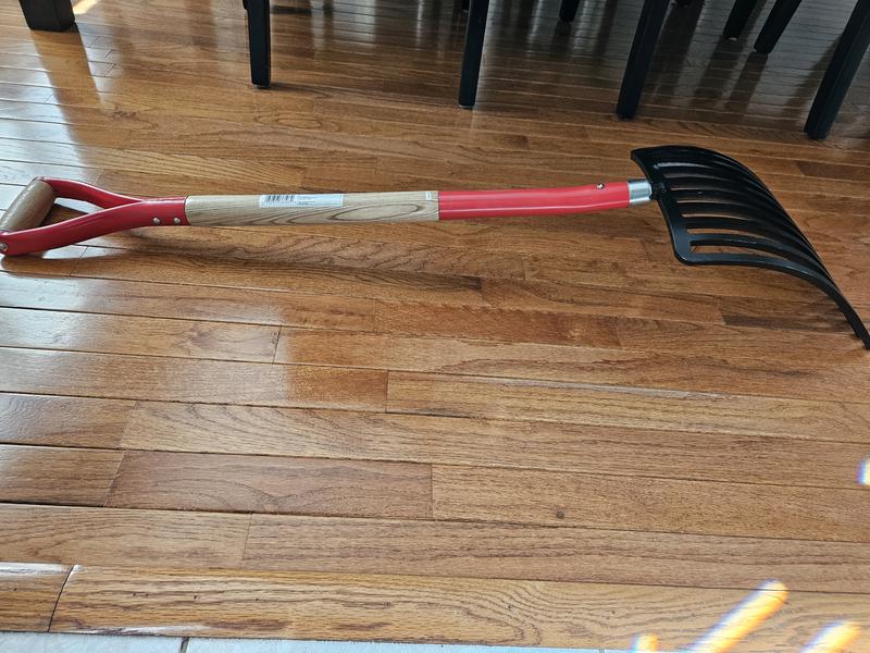 Razor-Back 30-in L Wood-Handle Steel Mulch Fork 76107 at Lowes.com