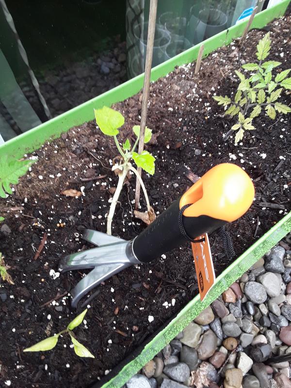 Fiskars 6-in Steel Hand Tiller 370720-4002 at Lowes.com