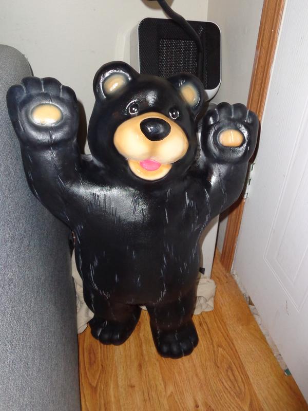 Style Selections 24.5-in H x 14.38-in W Black Bear Garden Statue in the ...