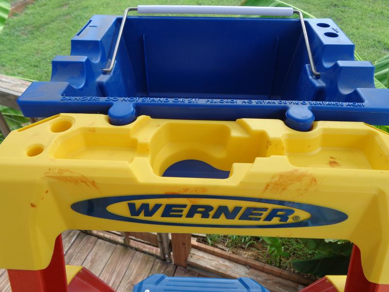 Werner Lock-In Plastic Utility bucket For Step ladders in the Ladder ...