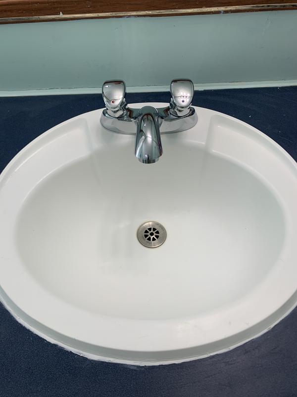 Delta Commercial Chrome 4-in centerset 2-Handle Bathroom Sink Faucet ...