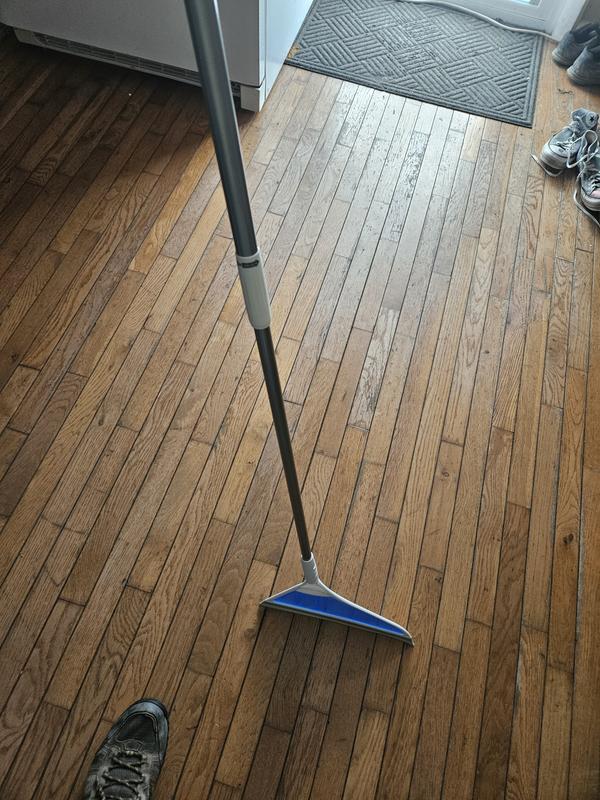 Helio AIR Broom 12-in Plastic Multi-surface Angle with dustpan Upright ...