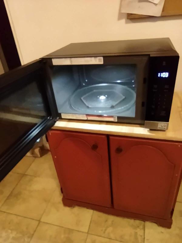 LG 1.5-cu ft 1200 -Watt Inverter Technology Countertop Microwave ...