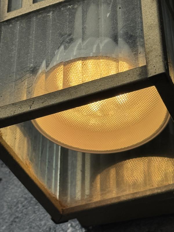 Utilitech Led light bulb 75 -Watt EQ PAR30 Long Neck Daylight E26 ...