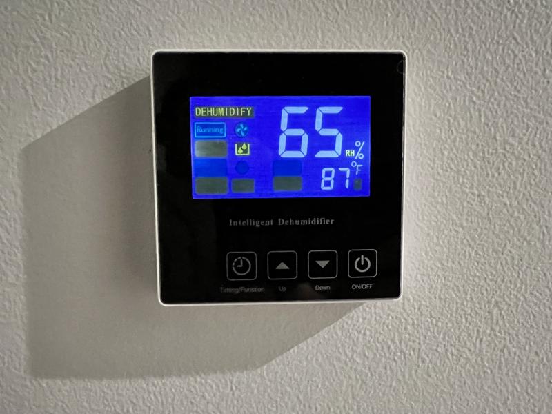 waykar 150-Pint Dehumidifier (For Rooms 3001+ Sq ft) Black 25D-AFD at ...