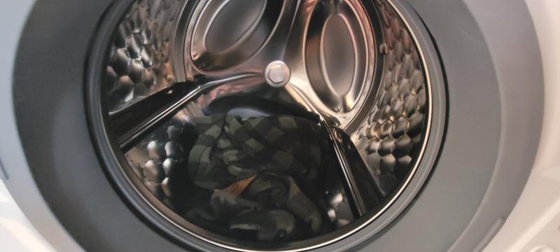 Miele W1 Series 2.26-cu ft High Efficiency Stackable Steam Cycle Smart ...