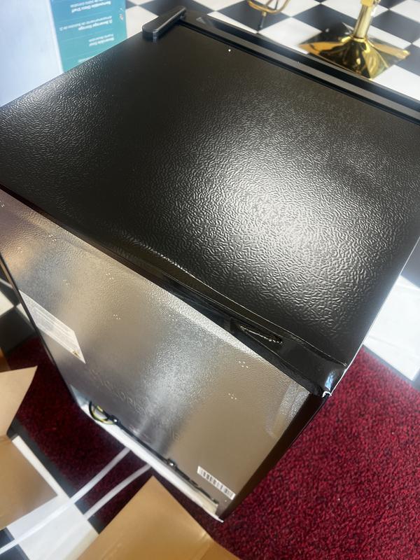 Hisense 3.3-cu ft Mini Fridge ( Black ) ENERGY STAR in the Mini Fridges ...