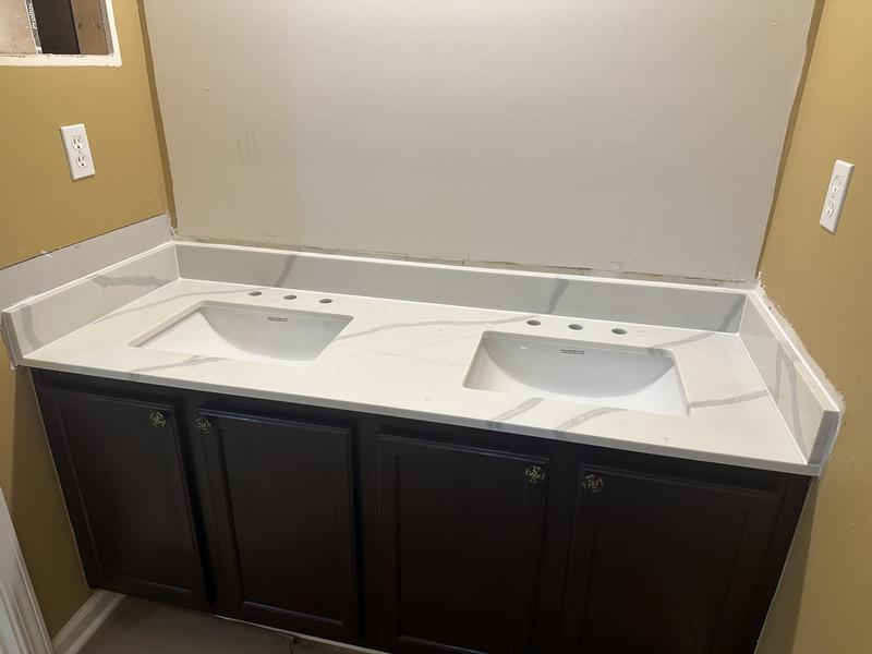 allen + roth Calacatta quartz 61-in x 22-in White Quartz Undermount ...