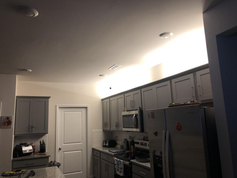 Utilitech Puck Light 3-Pack 2.75 Plug LED Under Cabinet Light Bar Light ...