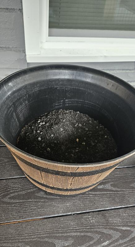 Southern Patio Round 15.4-in W Medium Brown Resin Outdoor Planter HDR ...