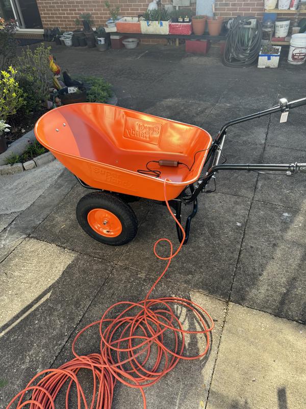 SuperHandy 4-cu ft 2 Wheel Steel Powered Wheelbarrow in the ...