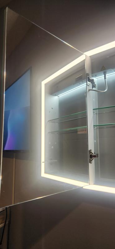 QueenFun Anglora 20.1-in x 26-in Lighted LED Fog Free Surface/Recessed ...