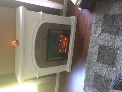 Boston Loft Furnishings 45.75-in W White with montelena faux stone Free ...