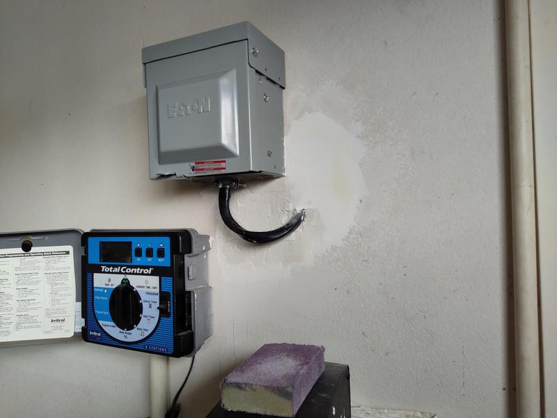 Eaton 50 Amp Overhead Only Temporary Power Panel CHU1S at Lowes.com