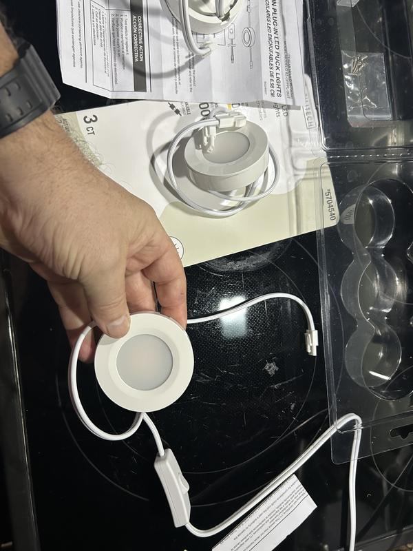 Utilitech Puck Light 3-Pack 2.75 Plug LED Under Cabinet Light Bar Light ...