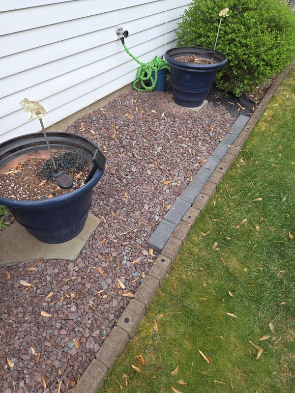 EARTHESSENTIALS BY QUIKRETE Autumn Red Stone 0.5-cu ft 45-lb Red ...