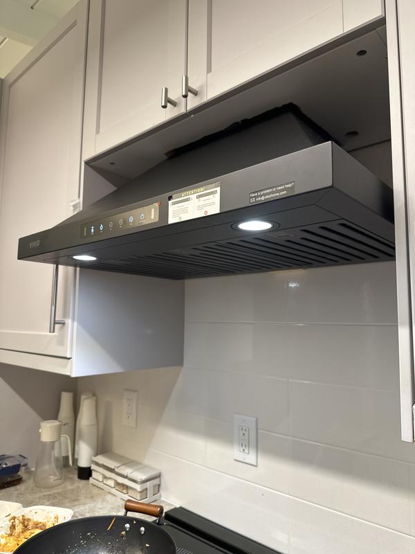 VIKIO 30-in Ducted 900-CFM Black Wall-Mounted Range Hood with Charcoal ...