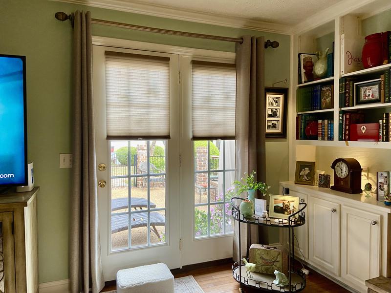 allen + roth 18.5-in x 36-in Linen Light Filtering Cordless Cellular ...