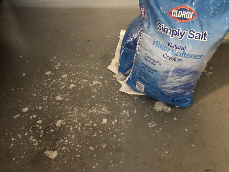 Clorox Simply Salt 40 lbs. Water Softener Salt Solar Crystals 40B-WSS ...