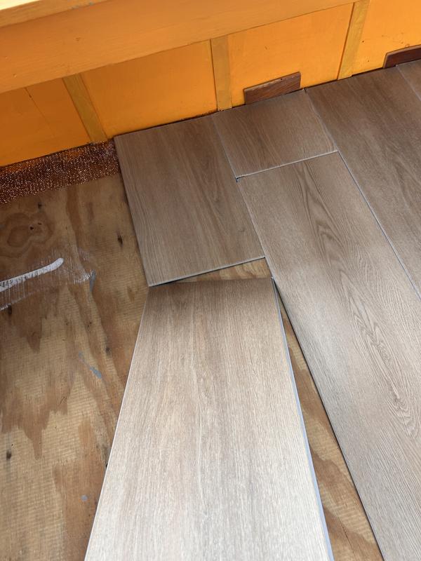 Pergo DuraCraft Lavinia Oak 59-in Length Brown 22-mil x 9-1/2-in W x 59 ...