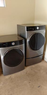 Midea High Efficiency Stackable Extra Large ( 5.2-cu ft ) Front Load ...