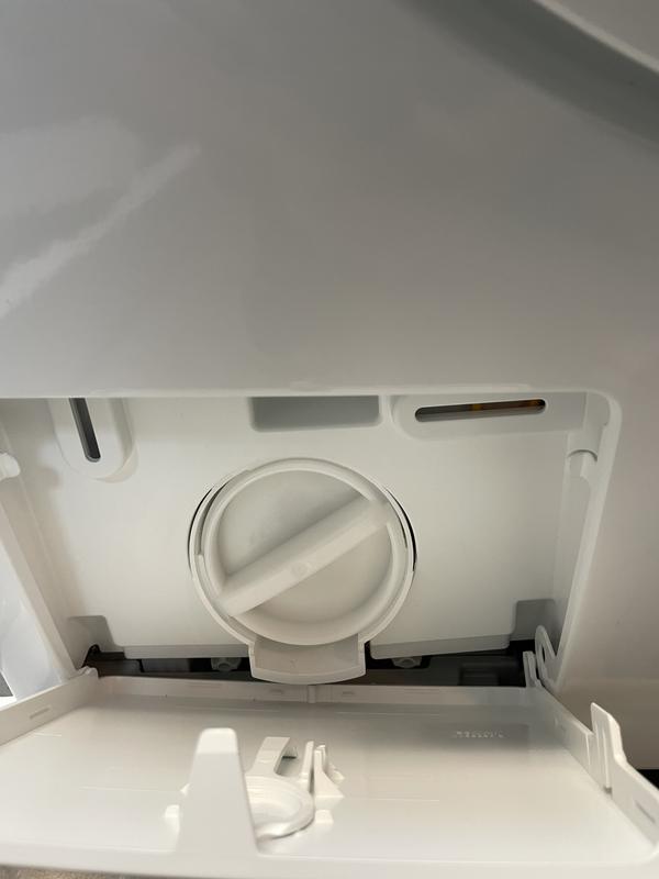 Miele W1 Series 2.26-cu ft High Efficiency Stackable Steam Cycle Smart ...