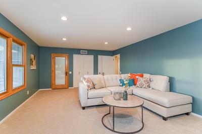 HGTV HOME by Sherwin-Williams Tree Swallow Interior Eggshell Paint ...