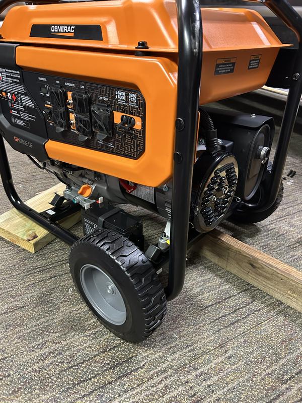 Generac 49 State 8250 / 6700 -Watt Dual fuel Portable Generator in the ...