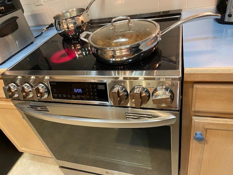 LG InstaView with Air Fry 30-in Glass Top 5 Burners 6.3-cu ft Self ...