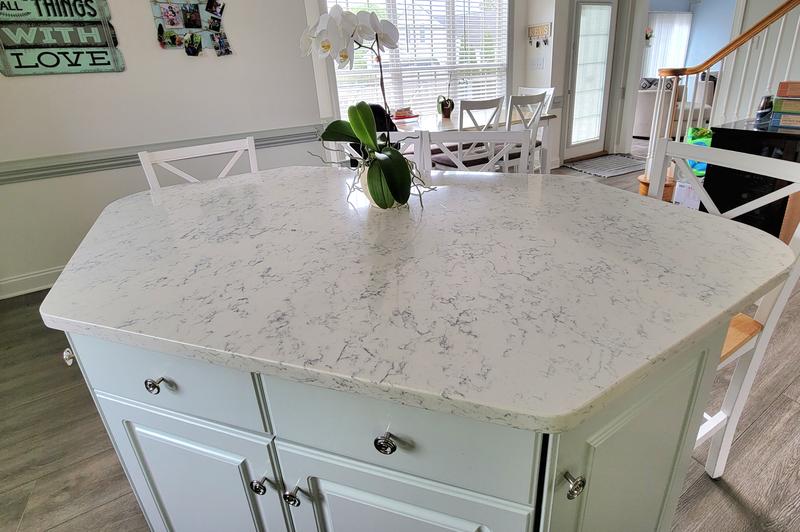 Silestone 4 In. x 6 In. Miami Vena Quartz Off-white Kitchen Countertop SAMPLE (4-in x 6-in) at ...