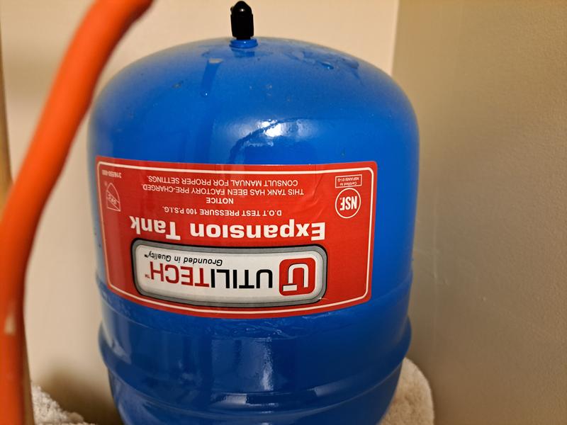 Utilitech 2-Gallon Expansion Pressure Tank at Lowes.com