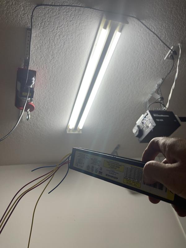 GE DLC Certified Direct Wire Pallet 32-Watt EQ T8 Daylight Medium Bi ...