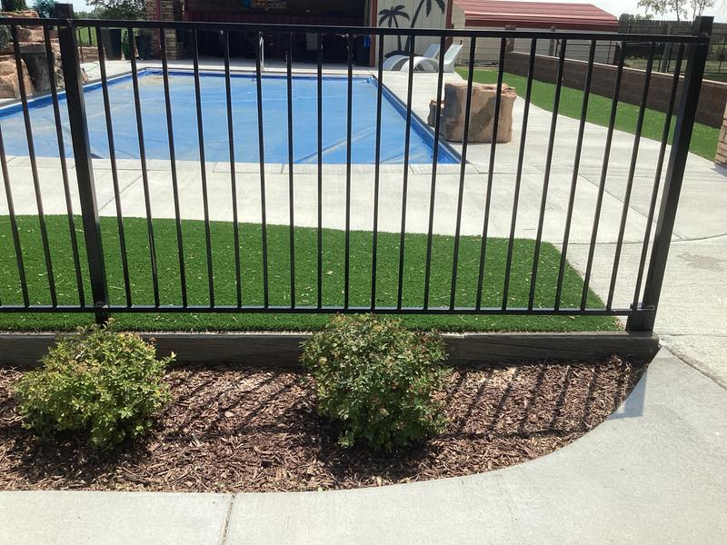 Merchants Metals Monroe 5-ft H x 8-ft W White Galvanized Steel Fence ...