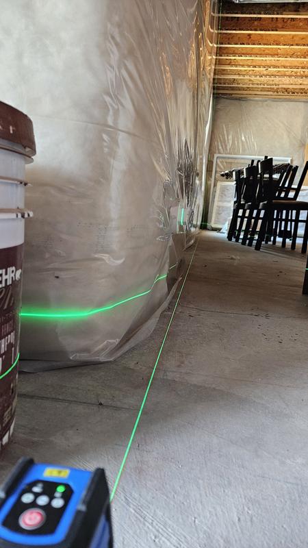 Kobalt 100-ft Green Self-Leveling Cross-line Laser Level 54402 at Lowes.com