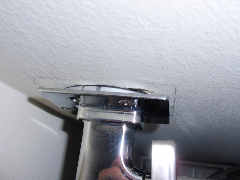Delta Angular Modern 18-in Polished Chrome Wall-mount ADA Compliant ...