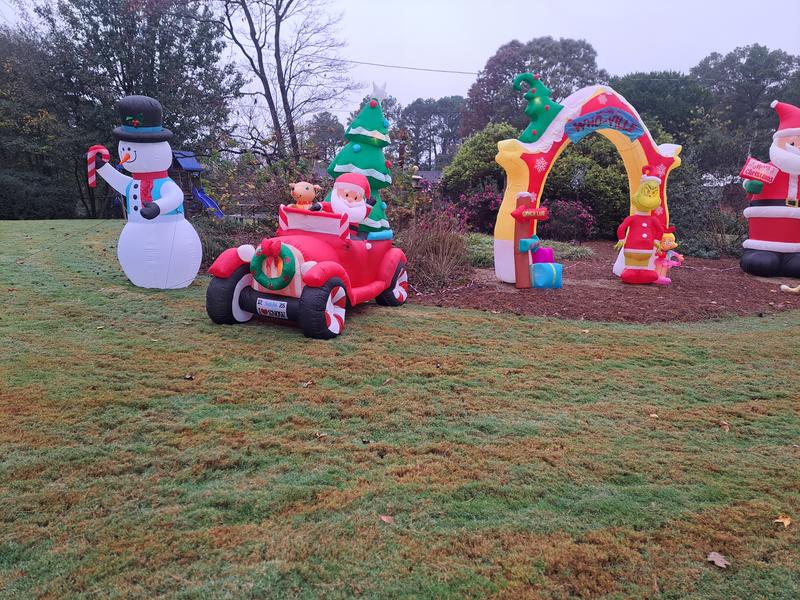 Grinch 9.5-ft LED Grinch Who-ville Arch Scene Christmas Inflatable ...