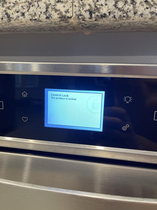 Whirlpool Smart 30-in Smart Single Electric Wall Oven Self-cleaning ...