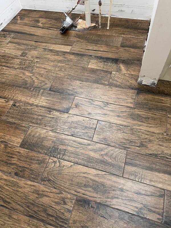 Style Selections Farmhouse Chestnut 6-in x 24-in Matte Porcelain Wood ...