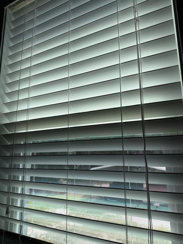 LEVOLOR Basics 2-in Slat Width 36-in x 64-in Cordless White Faux Wood ...