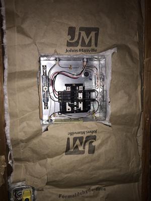 GE PowerMark Gold 125-Amp 6-Spaces 12-Circuit Indoor Convertible Main ...