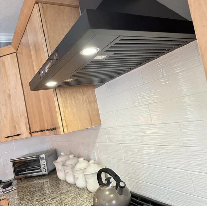 VIKIO 30-in Ducted 900-CFM Black Wall-Mounted Range Hood with Charcoal ...