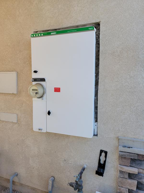 Square D Energy Center 200-Amp 51-Spaces 61-Circuit Indoor Main Breaker ...