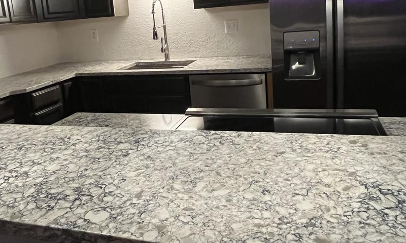 allen + roth River Stone Quartz Off-white Kitchen Countertop SAMPLE (4 ...
