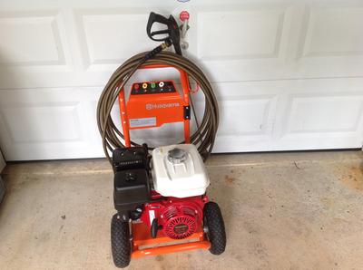 Husqvarna 4000 PSI 4-GPMs Cold Water Gas Pressure Washer with 5 Spray ...