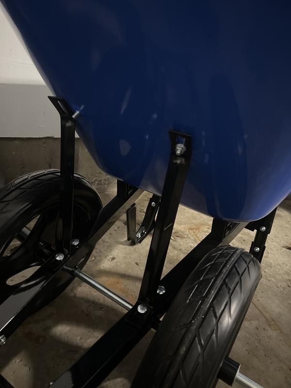 Kobalt 7-cu ft 2 Wheel Steel Push Wheelbarrow Flat-Free Tire P7-SF-2W-K ...