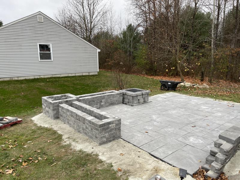 Pavestone 3.5-in H x 10.5-in L x 7-in D Gray Slate/Tumbled Concrete ...